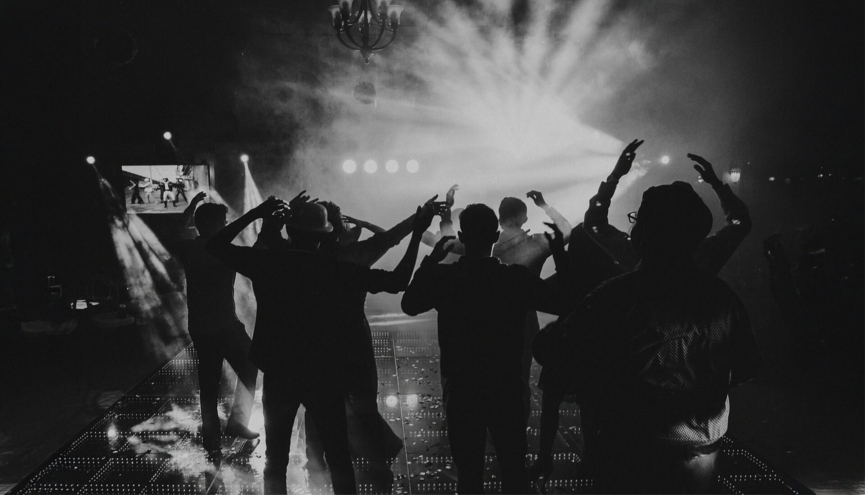 What is a Rave: All You Need to Know | BADINKA